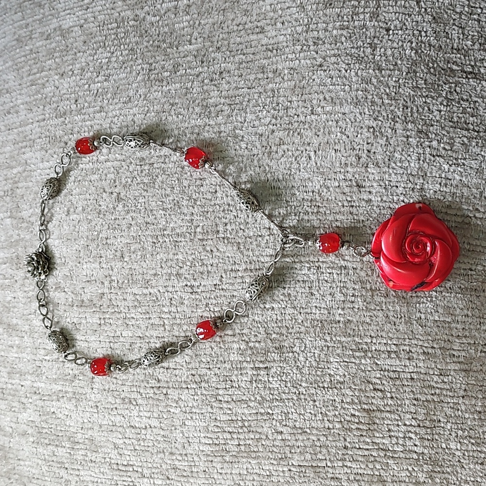 Vintage Japan Silver Tone Flower Clasp Rose Necklace - Gem